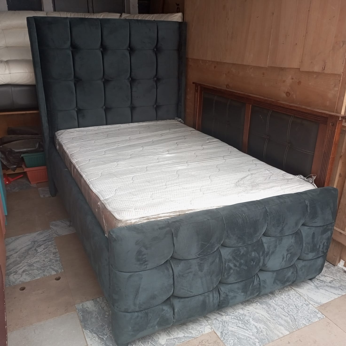 Elegant 4 By 6 Chester Bed | Corido Marketplace