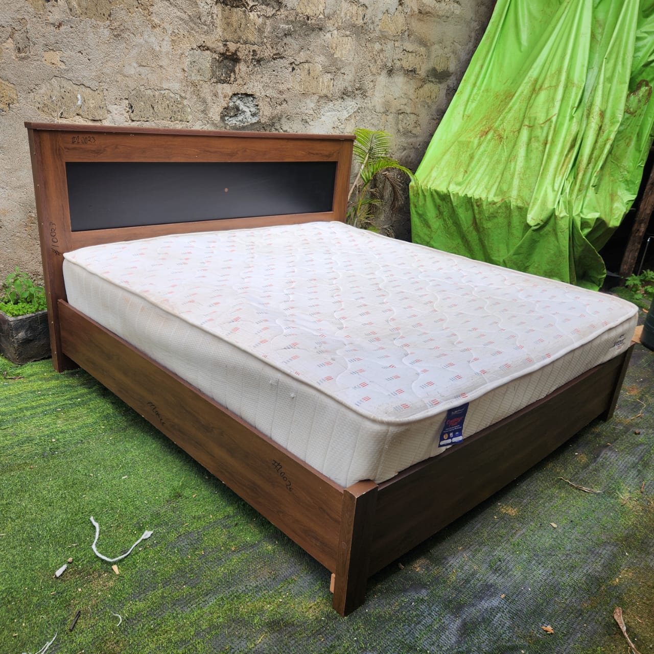 USED SOLID 6X6 BED UNBEATABLE DEAL! | Corido Marketplace